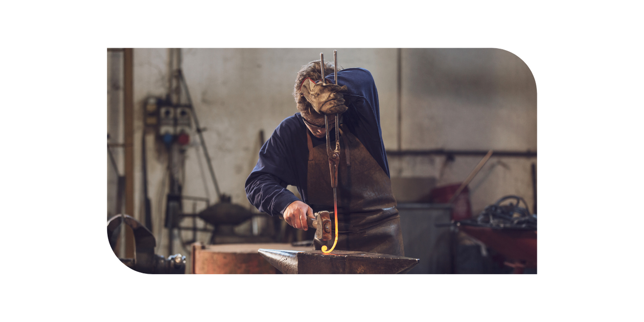 Unveiling the Craftsmanship: The Making of a Wrought Iron Hook — Fayesia